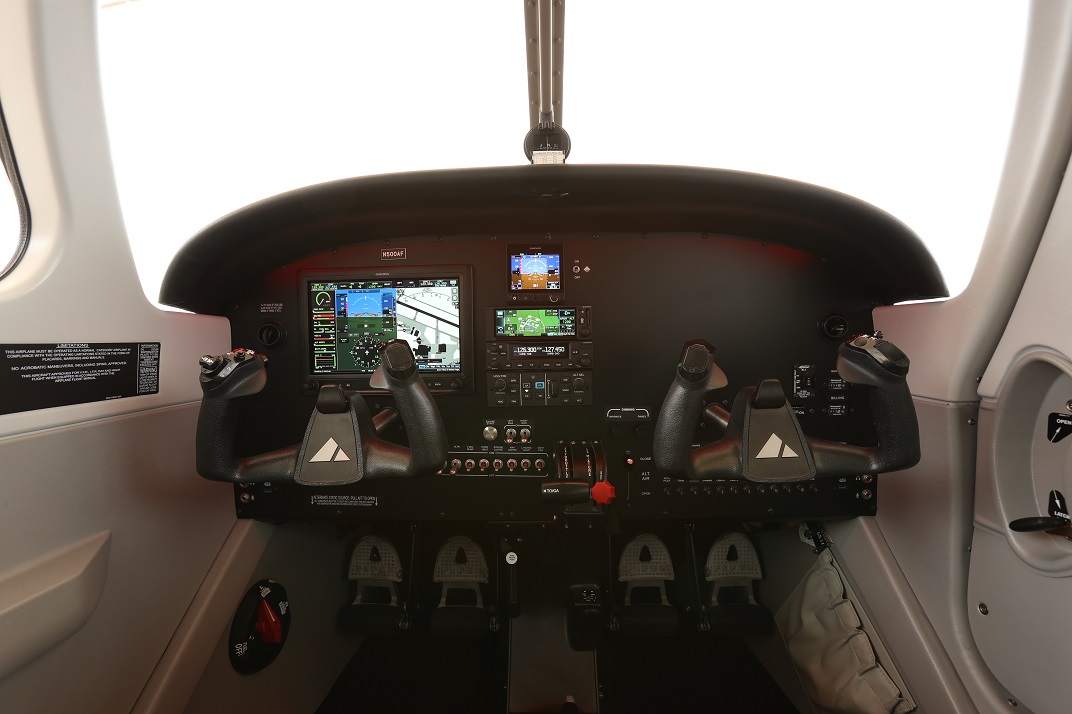 Piper Certifies and Delivers First Pilot 100i Trainer Aircraft | Piper ...