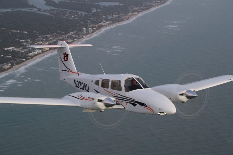 3 Reasons to Learn to Fly in a Piper Trainer Aircraft